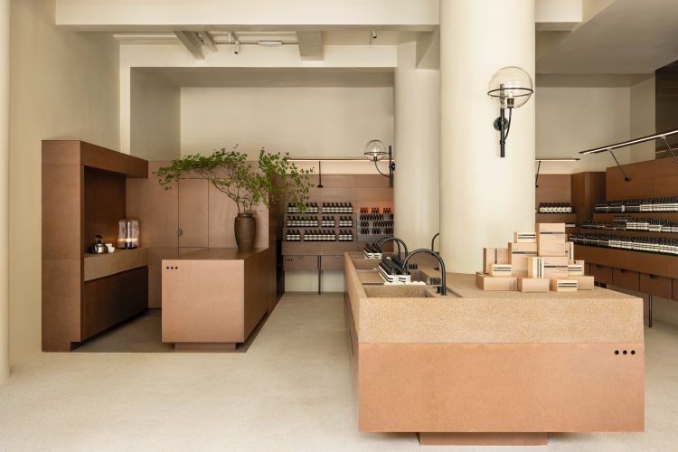 專訪｜Aesop 700億身價全靠他？產品開發經理Samy揭開幕後秘辛：這款保養品靈感來自「台灣」 | Bella.tw儂儂